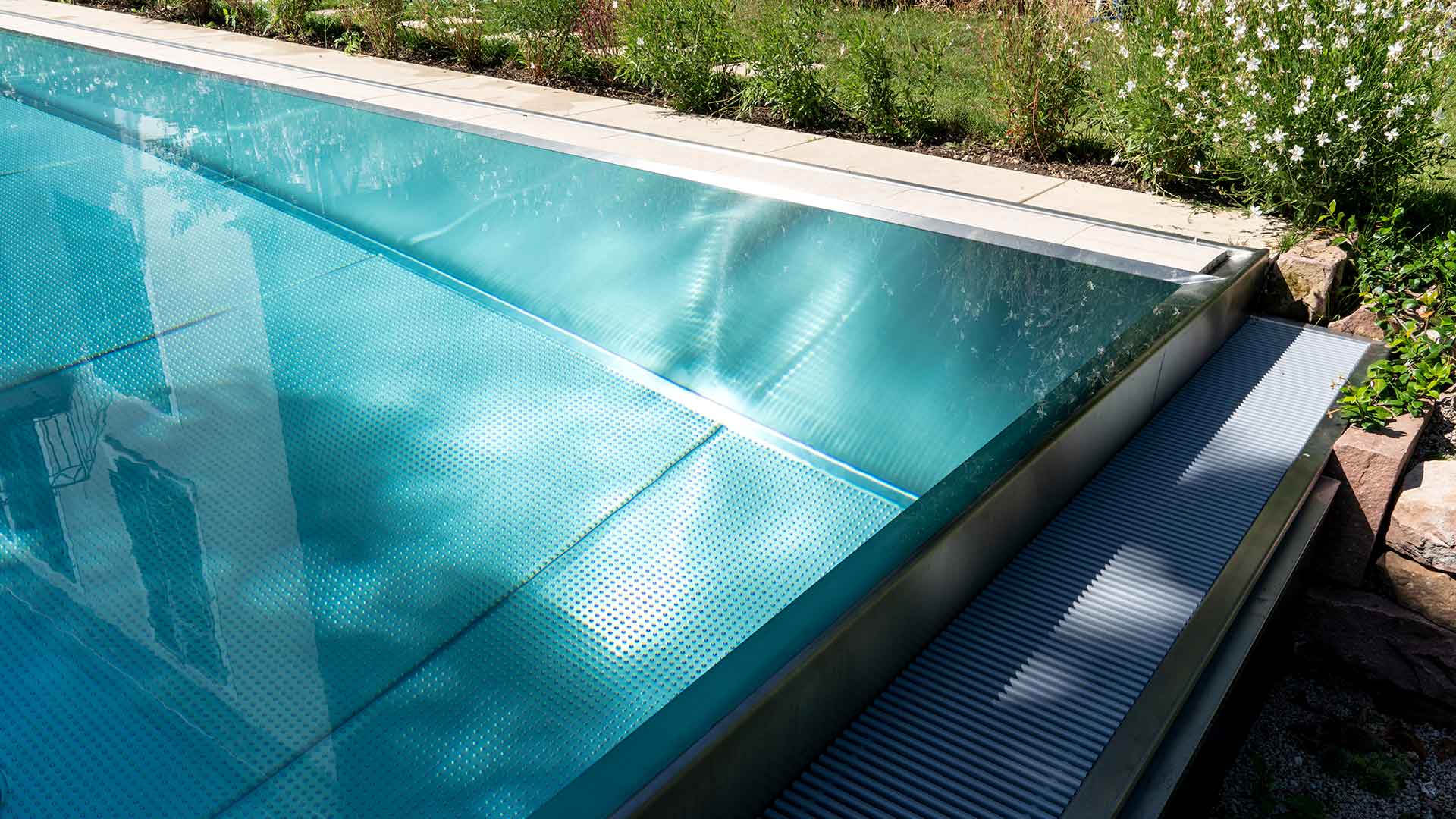 Poolprojekt | Maximaler Minimalismus | Infinitypool